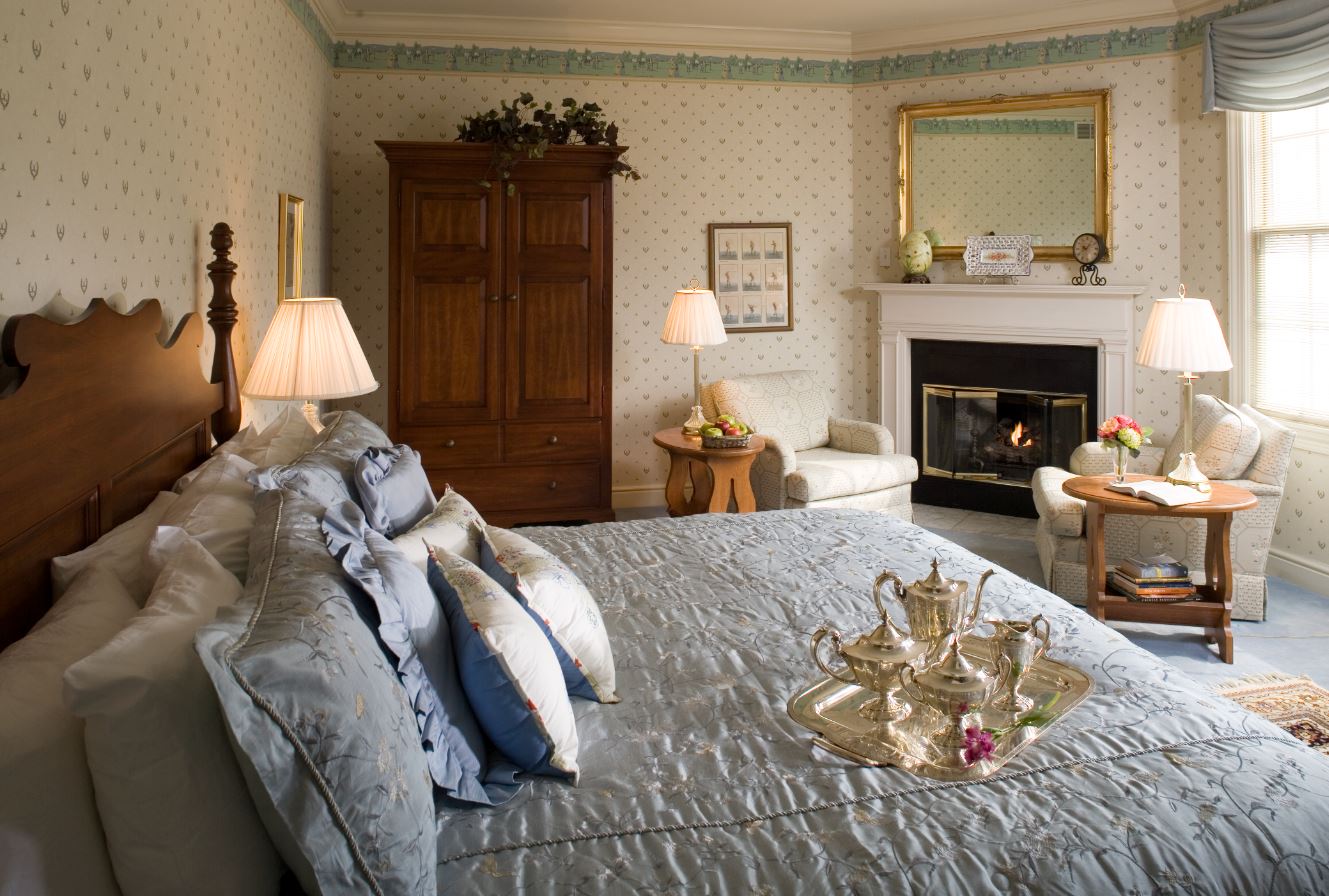 Oakmont Inn Bed & Breakfast | Formerly Doone's Inn